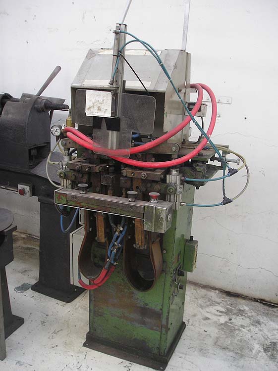 Chain link manufacturing cell - Newmac Equipment